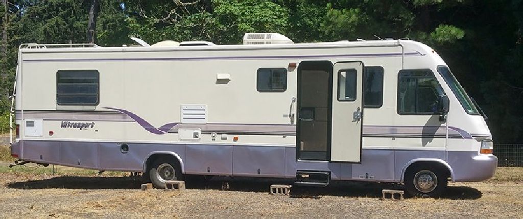 By Owner! 1996 35 ft. Damon Ultrasport w/slide - Claz.org