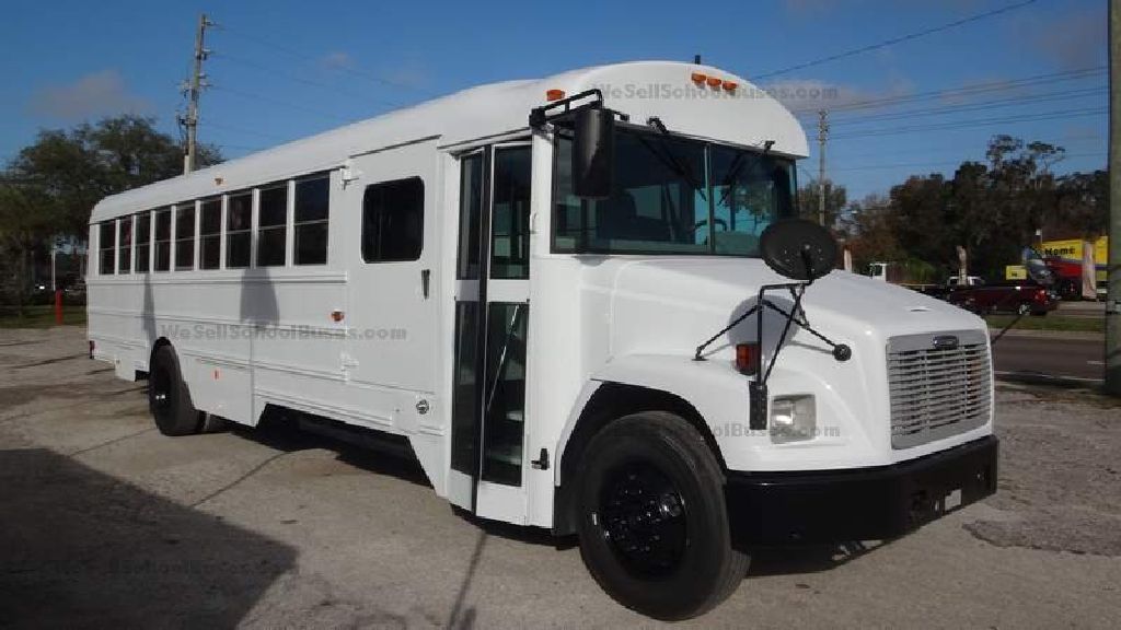 2008 Freightliner Thomas School Bus + Front Wheelchair Access - Claz.org
