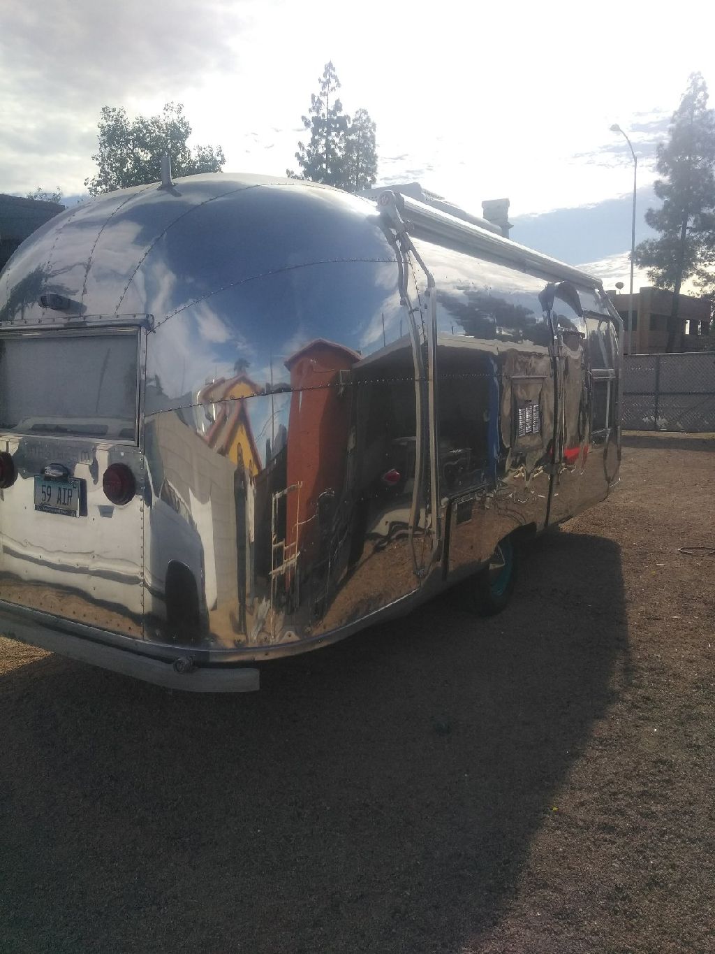 New and vintage trailer polishing - Claz.org