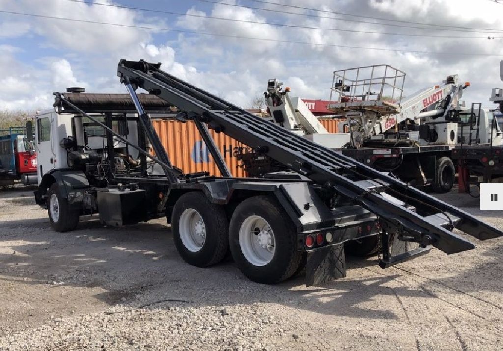 2005 Mack MR688S Roll Off Truck For Sale - Claz.org