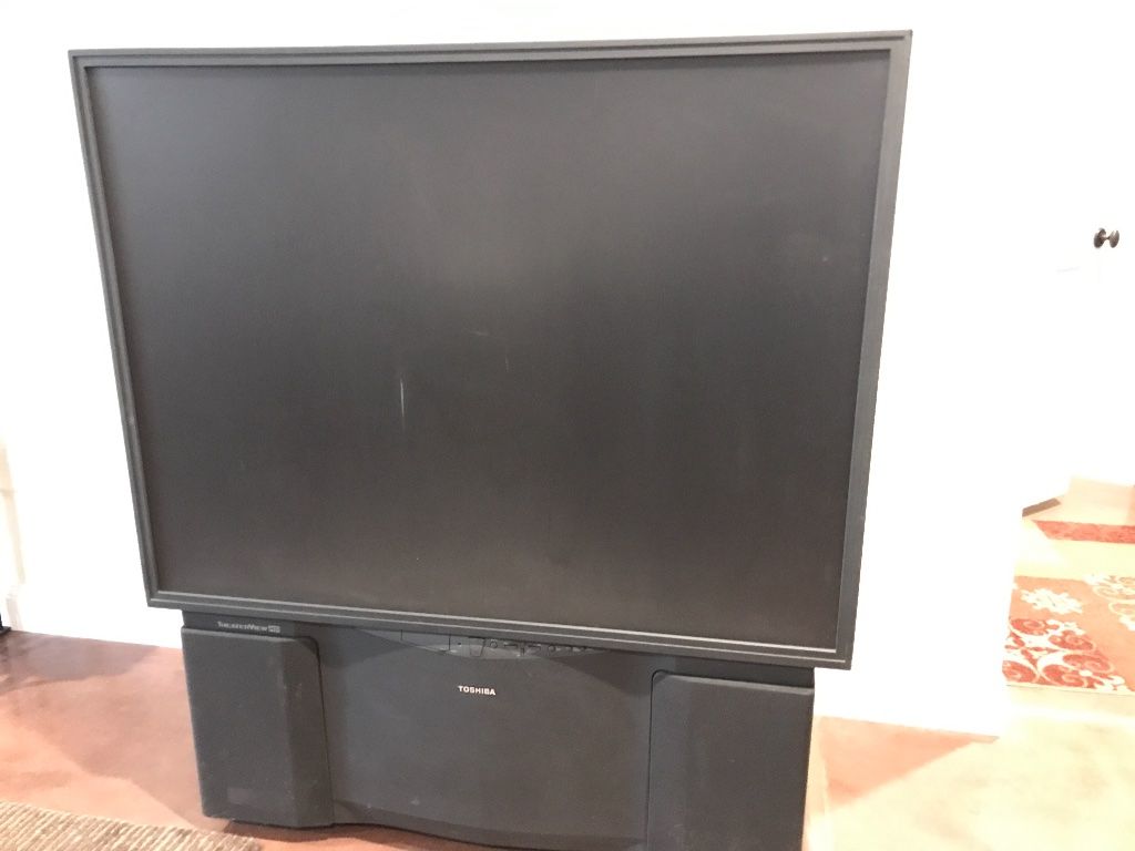 Free Toshiba Big Screen Projection TV - Claz.org