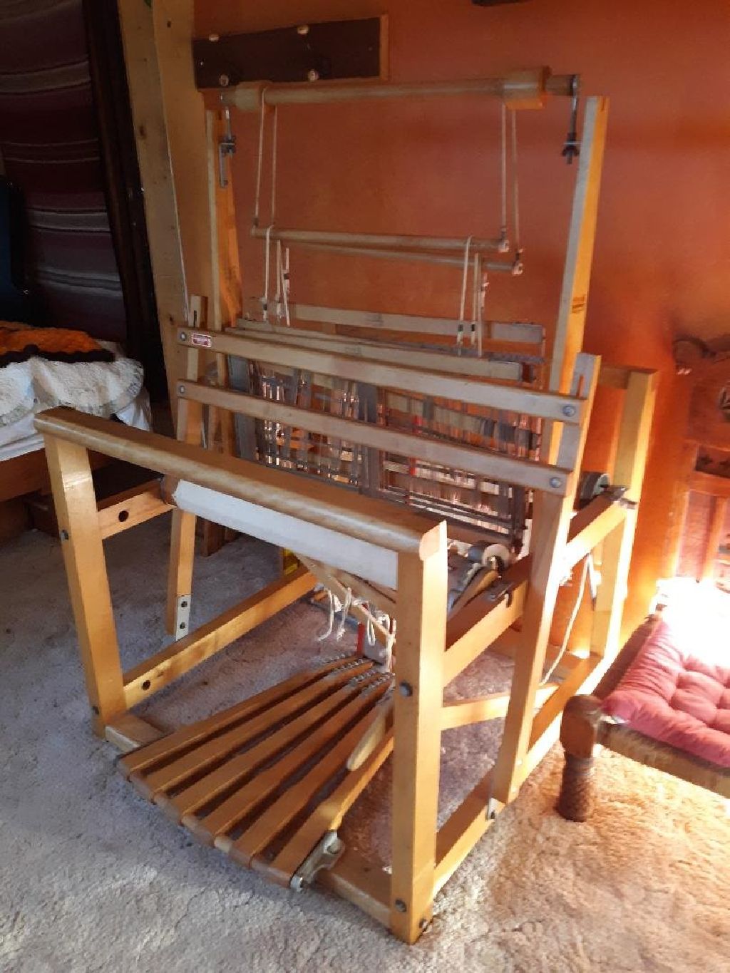 Nilus Leclerc Counterbalance floor Loom - Claz.org