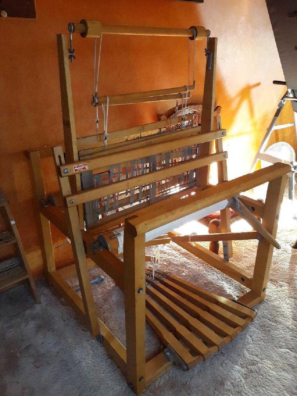 Nilus Leclerc Counterbalance floor Loom - Claz.org