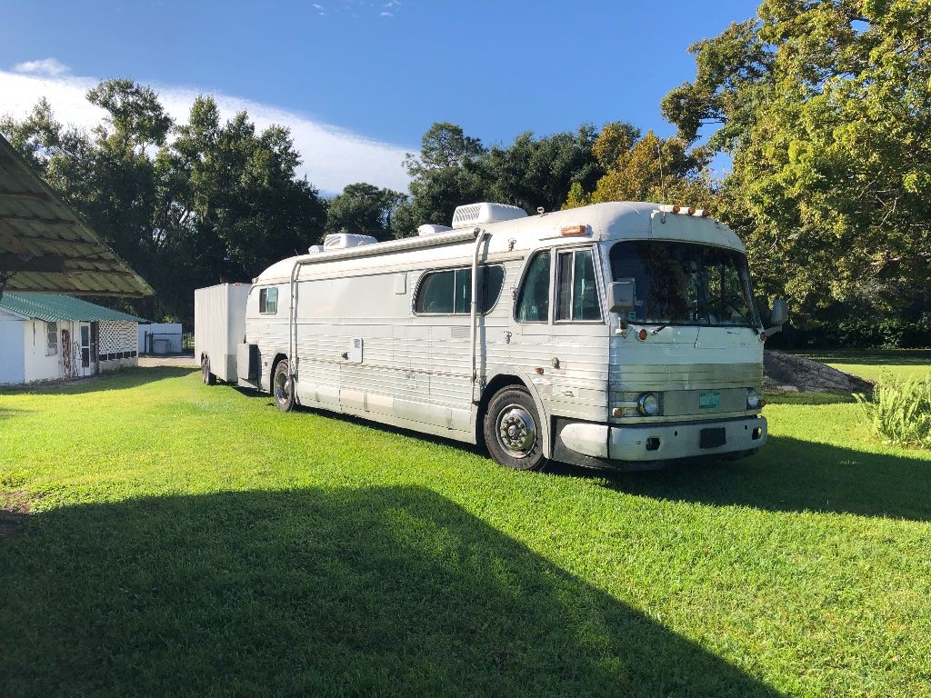 GMC 4104 Bus Conversion - Claz.org