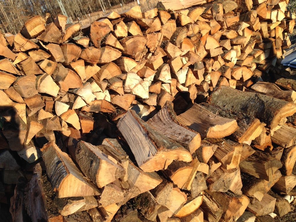 1/2 cord or 1 cord of Dry OAK split firewood - Claz.org