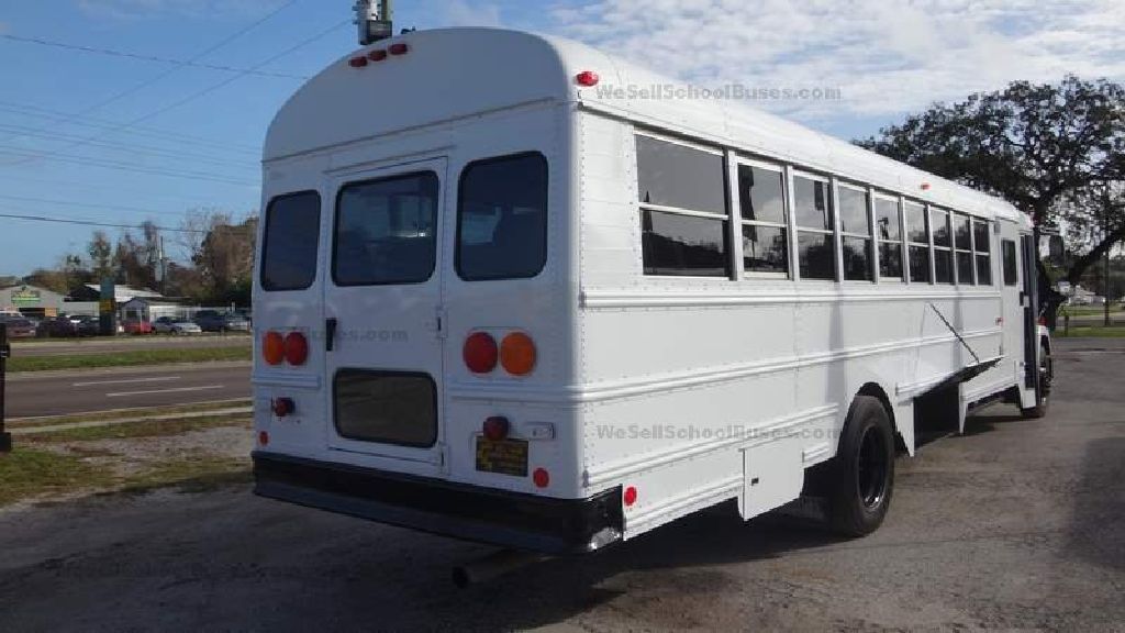 2008 Freightliner Thomas School Bus + Front Wheelchair Access - Claz.org