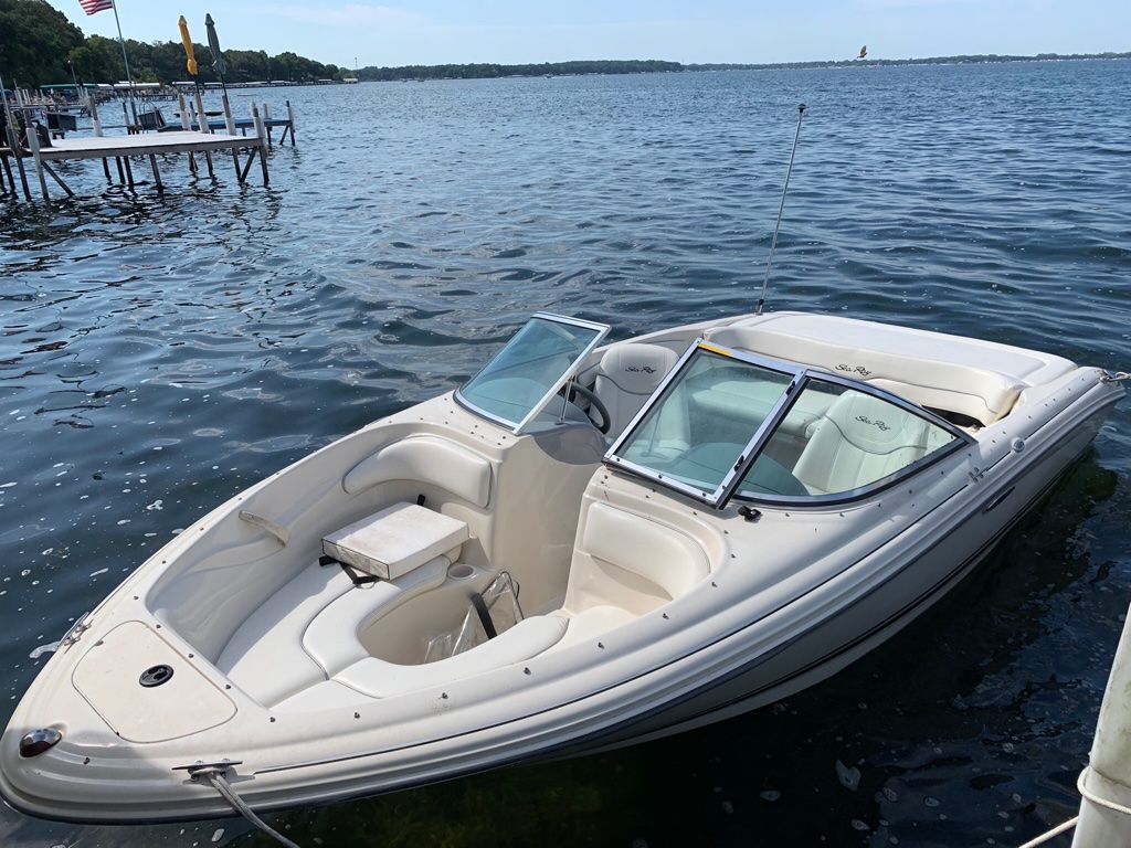 Sea Ray 182 Bow Rider - Okoboji Boats for Sale Offered